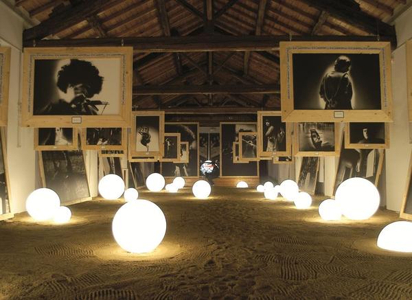 Spectrum Spheres - Large RGBW LED BALL/ORB - Outdoor and Indoor Light ...